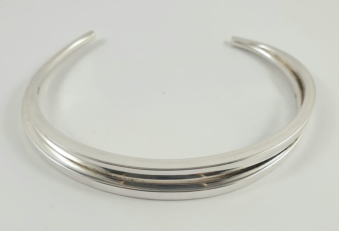 SARAH & SEBASTIAN STERLING SILVER CAST CUFF STEPPED BANGLE - Happy Hockers